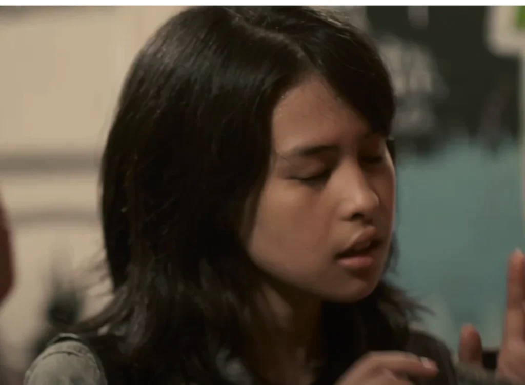 Sinopsis dan Unsur Intrinsik Novel Perahu Kertas